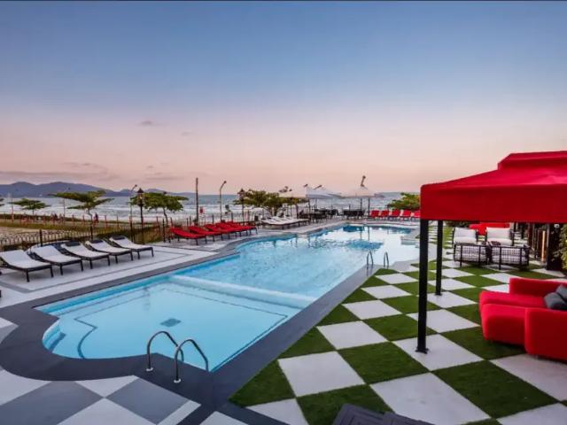 Apartamento para Venda em Itapema/SC Meia Praia 4 Quartos