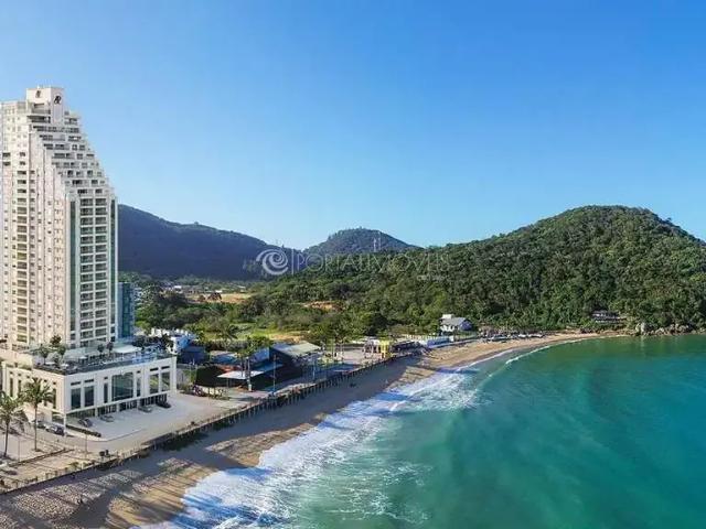 Apartamento para Venda em Itapema/SC Meia Praia 4 Quartos
