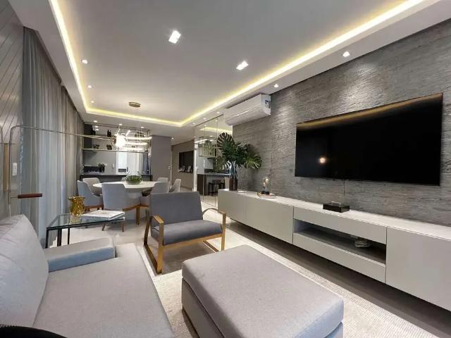 Apartamento para Venda em Itapema/SC Meia Praia 4 Quartos
