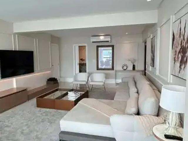 Apartamento para Venda em Itapema/SC Meia Praia 4 Quartos