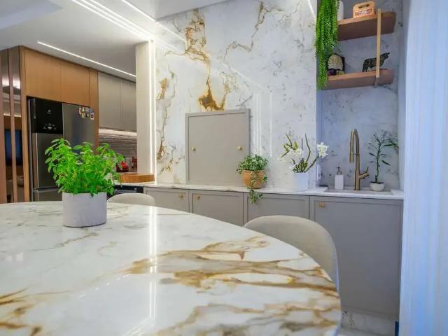 Apartamento para Venda em Itapema/SC Meia Praia 4 Quartos