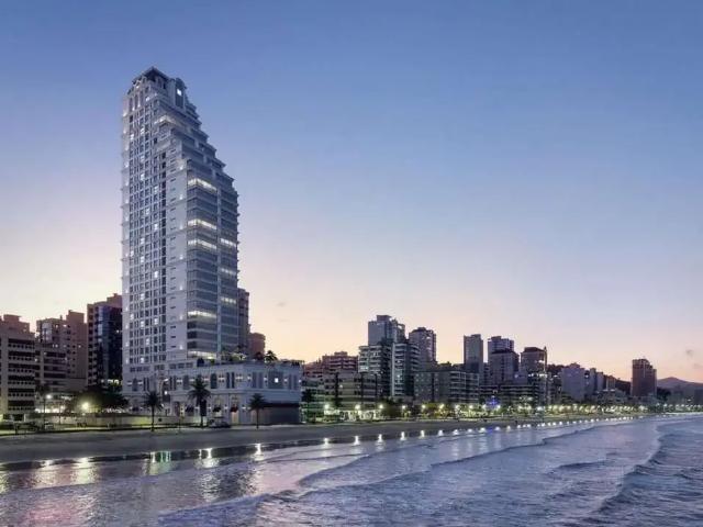 Apartamento para Venda em Itapema/SC Meia Praia 4 Quartos