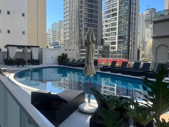 Apartamento para Venda em Itapema/SC Meia Praia 4 Quartos
