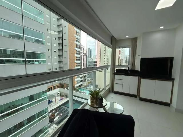 Apartamento para Venda em Itapema/SC Meia Praia 4 Quartos