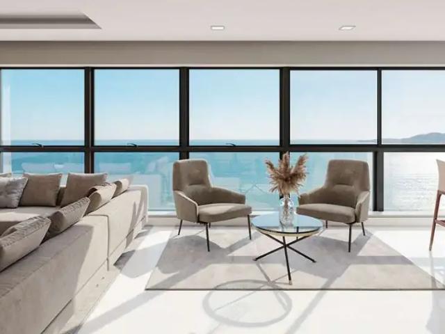 Apartamento para Venda em Itapema/SC Meia Praia 5 Quartos
