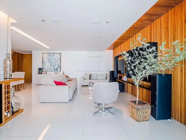 Apartamento para Venda em Juiz de Fora/MG Paineiras 4 Quartos