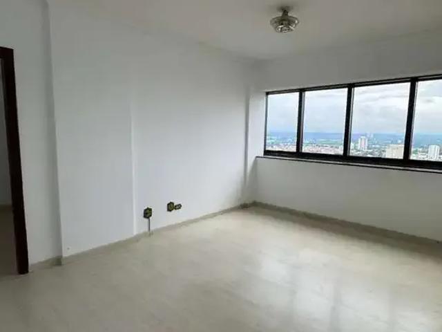 Apartamento para Venda em Jacareí/SP Centro 4 Quartos