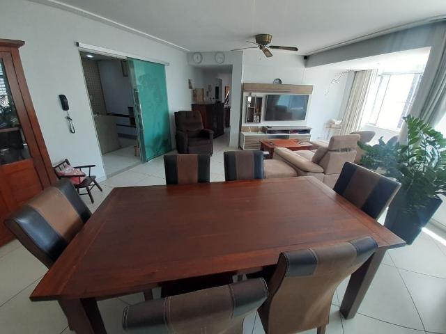 Apartamento para Venda em Jaboatão dos Guararapes/PE Piedade 4 Quartos