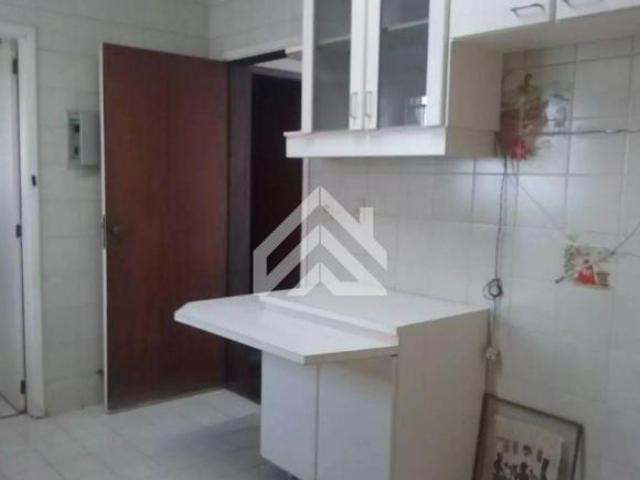 Apartamento para venda em Jardim Donângela de 124.00m² com 3 Quartos, 1 Suite e 1 Garagem