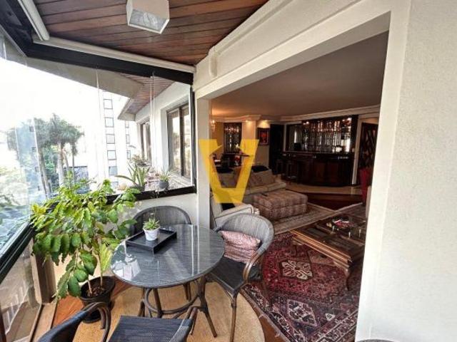 Apartamento para venda em Jardim Paulista com 4 quartos, sendo 2 suítes, 200m²