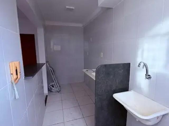Apartamento para Venda em Lauro de Freitas/BA Recreio Ipitanga 2 Quartos