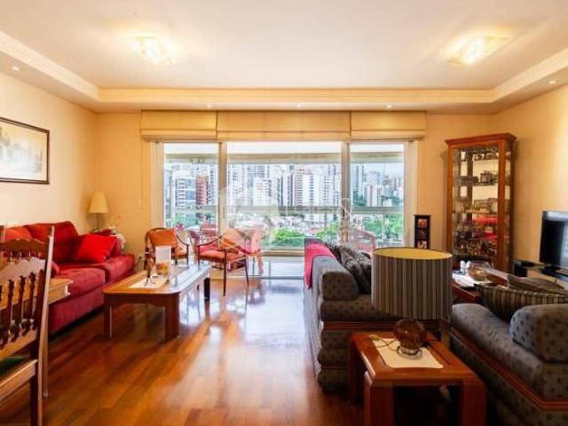 Apartamento para venda em Pacaembu com 4 quartos, sendo 3 suítes, 165m²