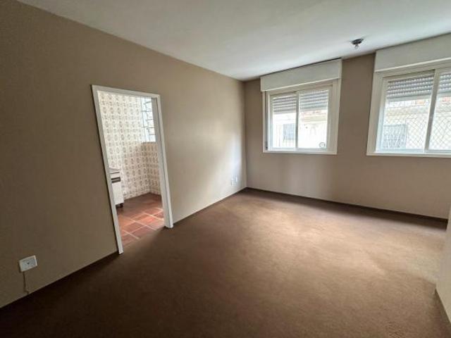 Apartamento para Venda em Pelotas, Centro, 1 dormitório, 2 banheiros