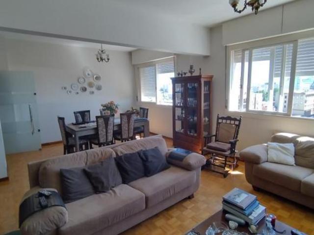 Apartamento para Venda em Pelotas, Centro, 2 dormitórios, 1 suíte, 2 banheiros, 1 vaga