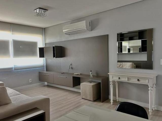 Apartamento para Venda em Pelotas, Centro, 2 dormitórios, 1 suíte, 2 banheiros, 1 vaga
