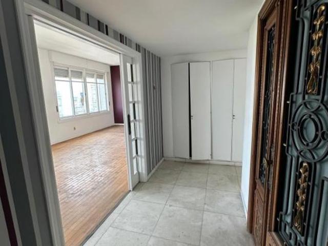 Apartamento para Venda em Pelotas, Centro, 3 dormitórios, 1 suíte, 4 banheiros, 1 vaga