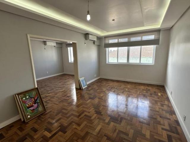 Apartamento para Venda em Pelotas, Centro, 3 dormitórios, 1 suíte, 4 banheiros, 1 vaga
