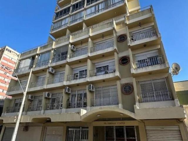Apartamento para Venda em Pelotas, Centro, 3 dormitórios, 1 suíte, 3 banheiros, 1 vaga