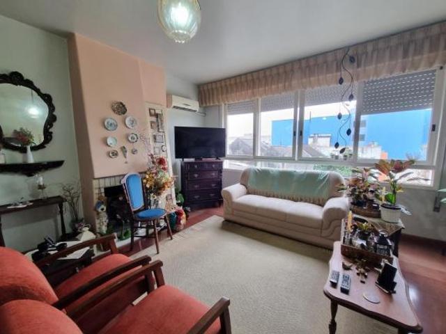 Apartamento para Venda em Pelotas, Centro, 3 dormitórios, 1 suíte, 3 banheiros, 1 vaga