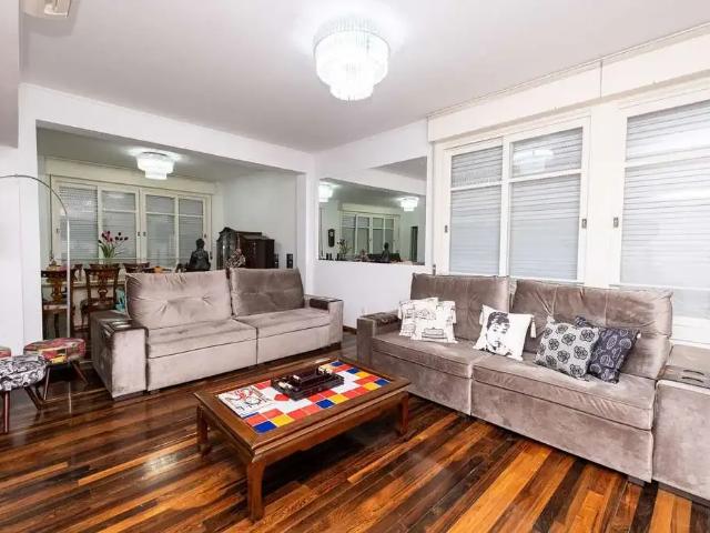 Apartamento para Venda em Pelotas/RS Centro 3 Quartos