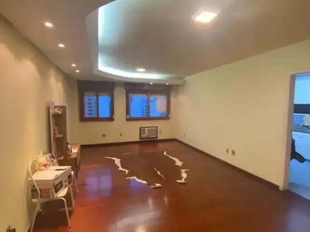 Apartamento para Venda em Pelotas/RS Centro 3 Quartos