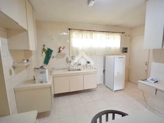 Apartamento para venda em Perdizes vago e garagem demarcada