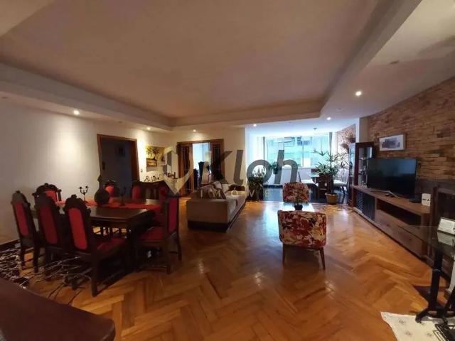 Apartamento para Venda em Petrópolis/RJ Centro 3 Quartos