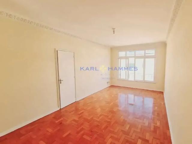 Apartamento para Venda em Petrópolis/RJ Centro 2 Quartos