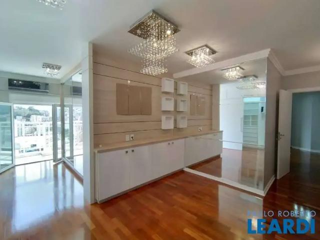 Apartamento para Venda em Poços de Caldas/MG Centro 3 Quartos