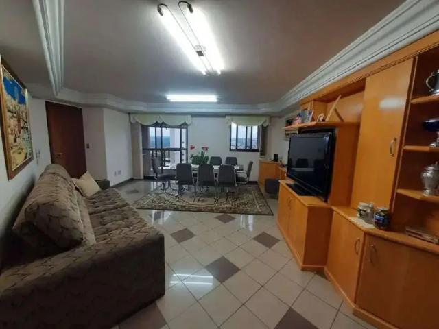 Apartamento para Venda em Ponta Grossa/PR Centro 4 Quartos
