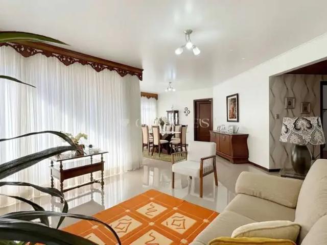 Apartamento para Venda em Ponta Grossa/PR Centro 4 Quartos