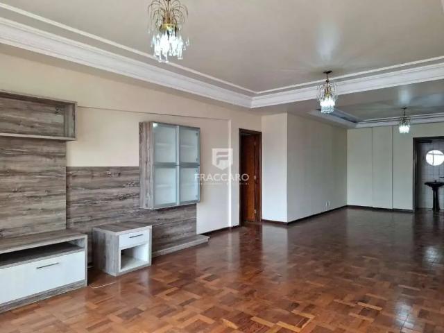 Apartamento para Venda em Ponta Grossa/PR Centro 3 Quartos