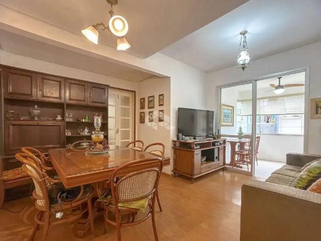 Apartamento para Venda em Porto Alegre/RS Menino Deus 2 Quartos