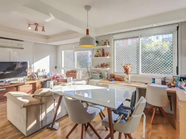 Apartamento para Venda em Porto Alegre/RS Menino Deus 2 Quartos