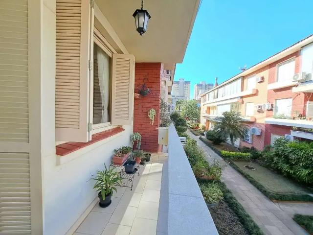 Apartamento para Venda em Porto Alegre/RS Menino Deus 2 Quartos