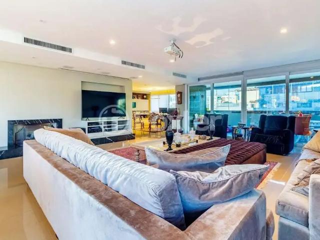 Apartamento para Venda em Porto Alegre/RS Auxiliadora 4 Quartos