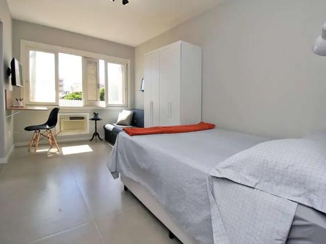 Apartamento para Venda em Porto Alegre/RS Azenha 1 Quartos
