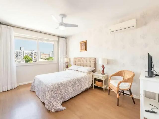 Apartamento para Venda em Porto Alegre/RS Farroupilha 3 Quartos