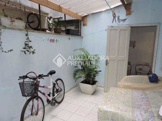 Apartamento para Venda em Porto Alegre/RS Floresta 3 Quartos
