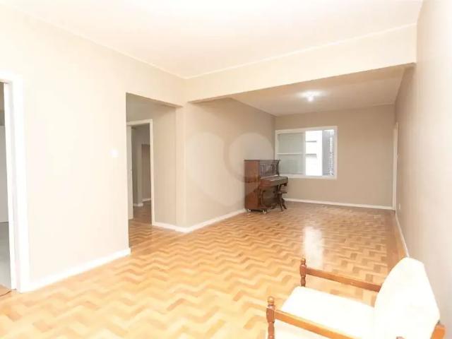 Apartamento para Venda em Porto Alegre/RS Floresta 4 Quartos