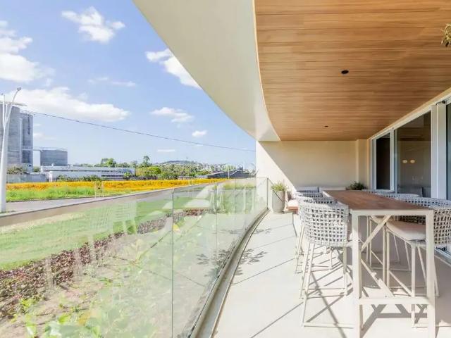 Apartamento para Venda em Porto Alegre/RS Golden Lake 4 Quartos
