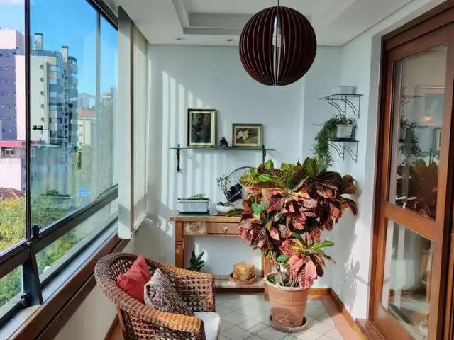 Apartamento para Venda em Porto Alegre/RS Higienópolis 2 Quartos