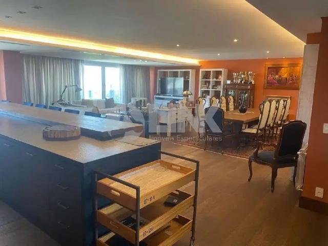 Apartamento para Venda em Porto Alegre/RS Jardim Europa 3 Quartos