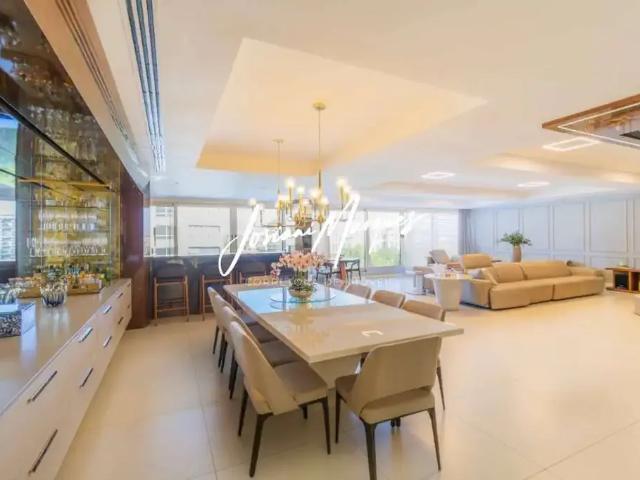 Apartamento para Venda em Porto Alegre/RS Jardim Europa 4 Quartos