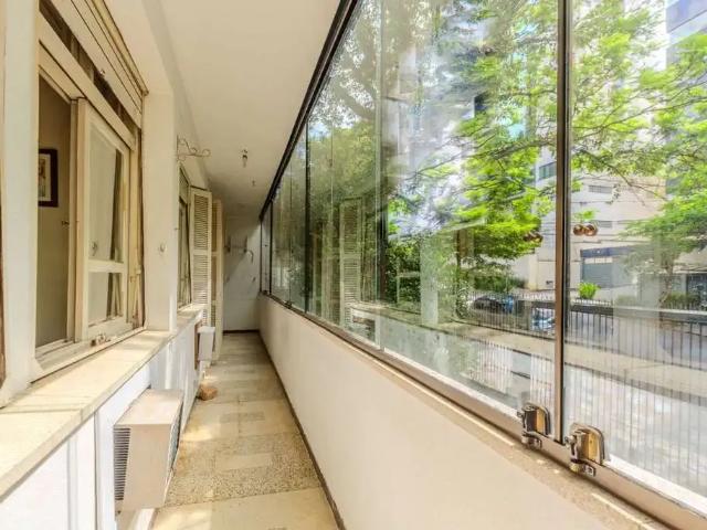 Apartamento para Venda em Porto Alegre/RS Petrópolis 3 Quartos