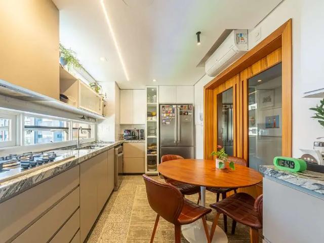 Apartamento para Venda em Porto Alegre/RS Petrópolis 3 Quartos