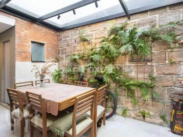 Apartamento para Venda em Porto Alegre/RS Petrópolis 2 Quartos