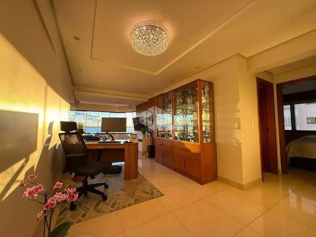 Apartamento para Venda em Porto Alegre/RS Praia de Belas 3 Quartos