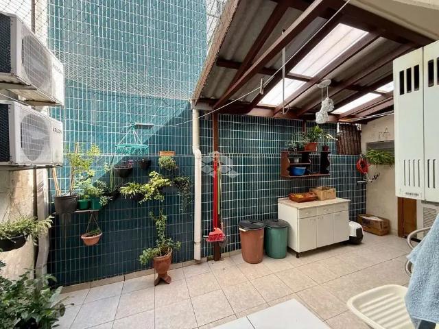 Apartamento para Venda em Porto Alegre/RS São João 3 Quartos