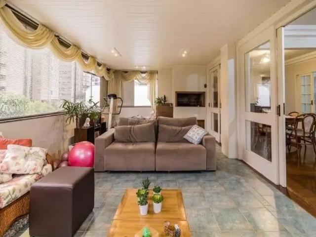 Apartamento para Venda em Porto Alegre/RS Três Figueiras 3 Quartos